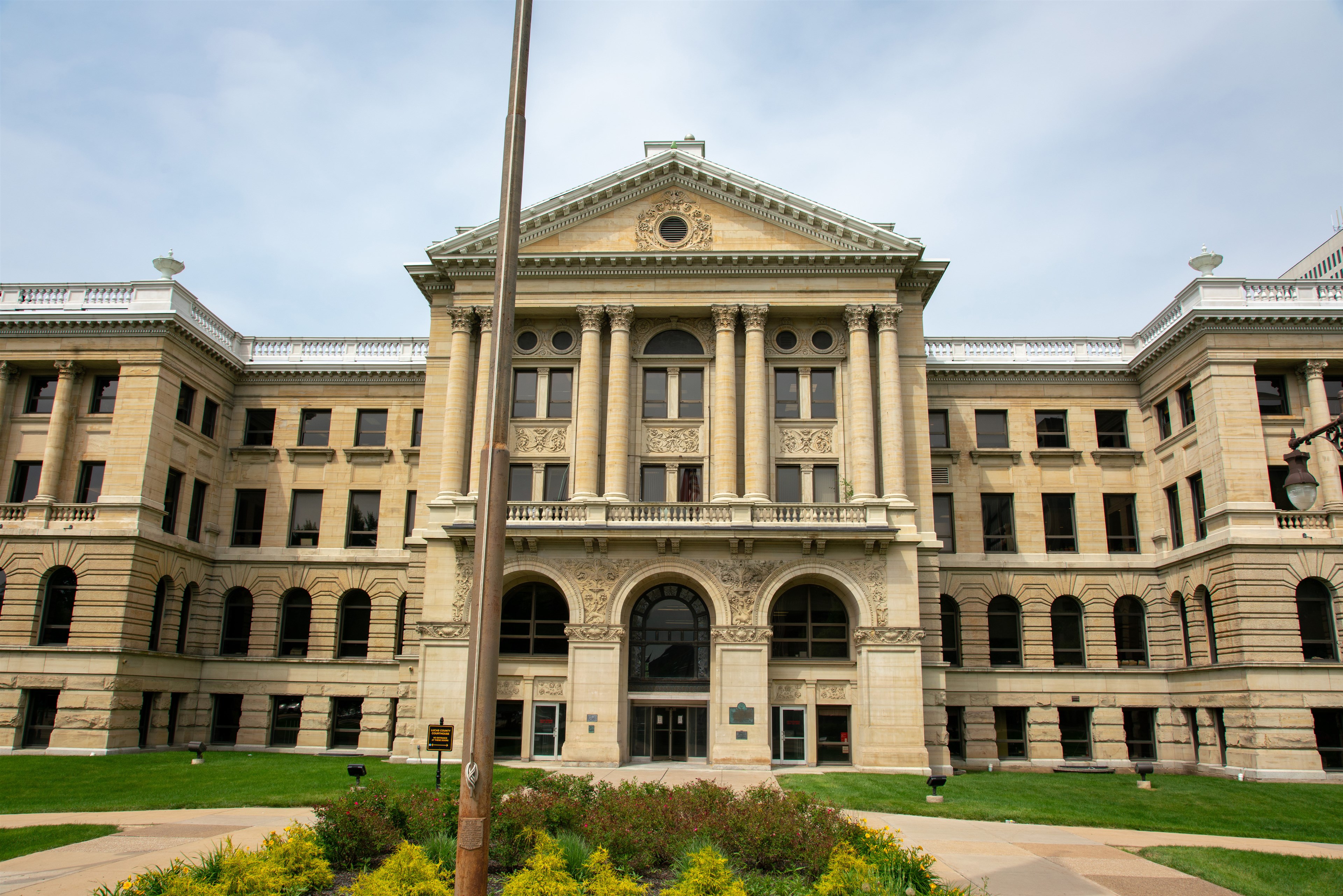 Locations Hub - Toledo-Lucas County Courthouse