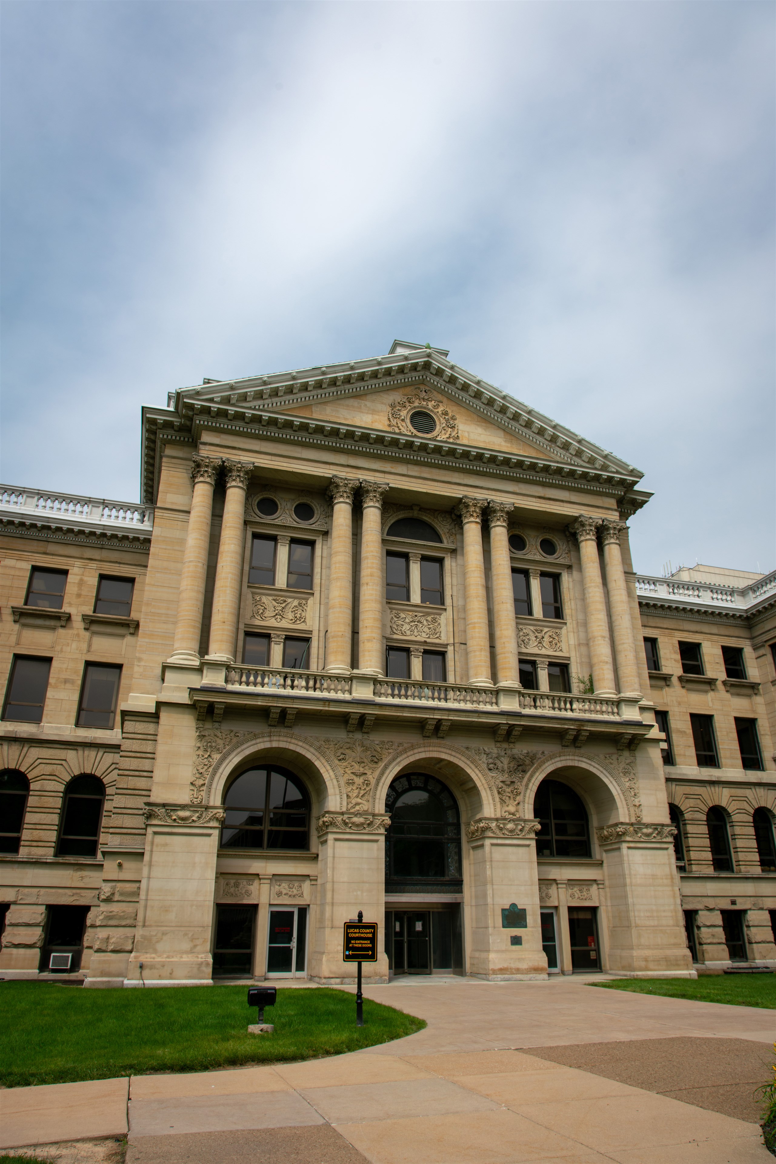 Locations Hub - Toledo-Lucas County Courthouse