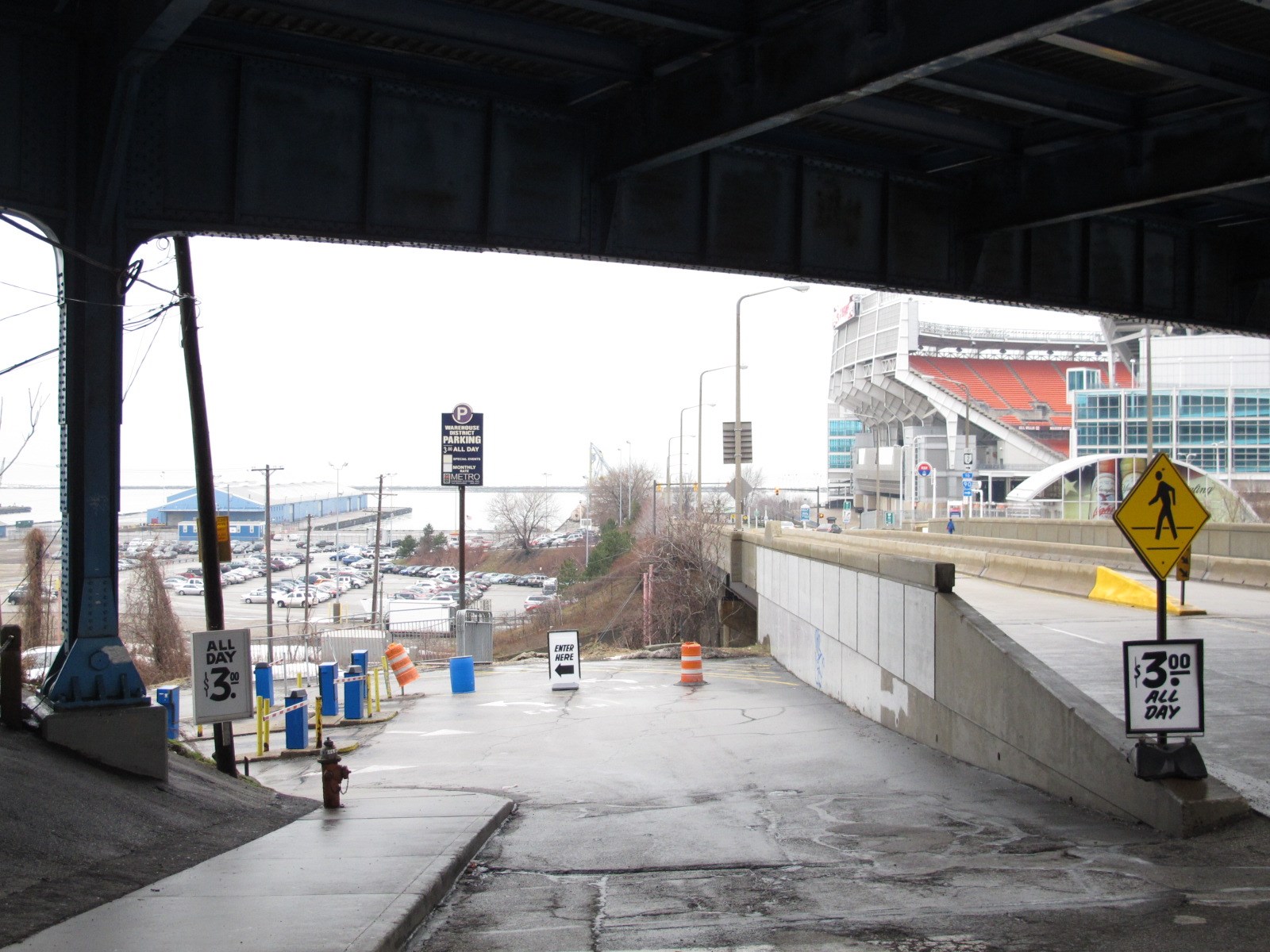 Locations Hub - Downtown Cleveland - Shoreway / Route 2 @ West 3rd