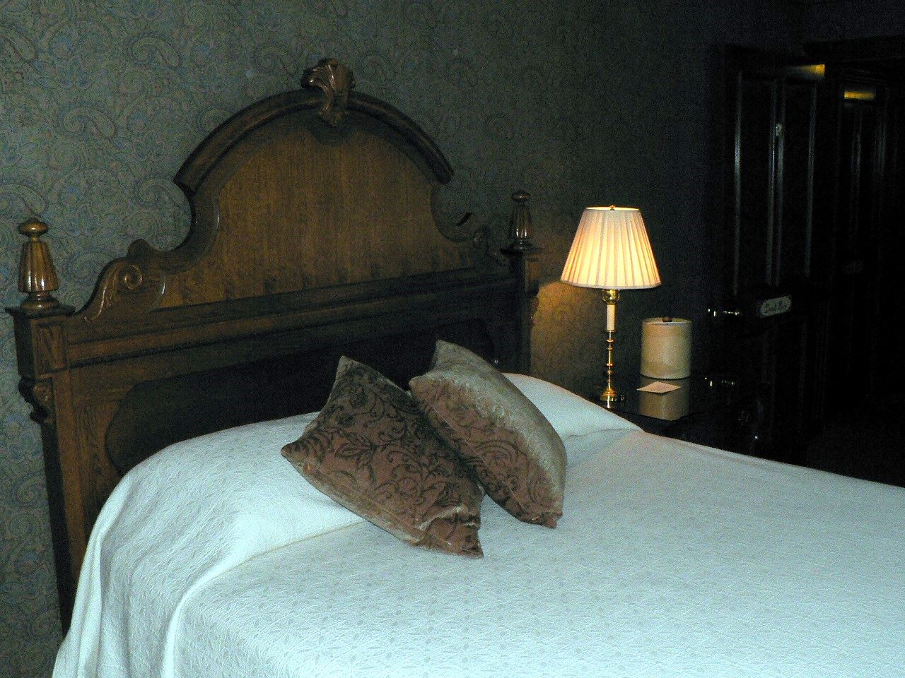 Locations Hub - Chagrin Falls - The Inn of Chagrin Falls