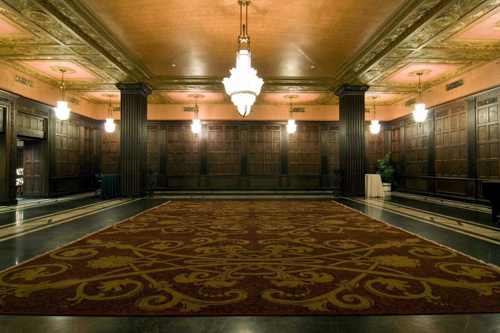 Locations Hub - Downtown Cleveland - English Oak Room
